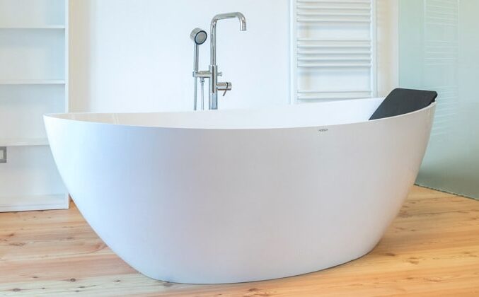 8 Best Soaking Tubs: In-Detail Reviews (Spring 2022)